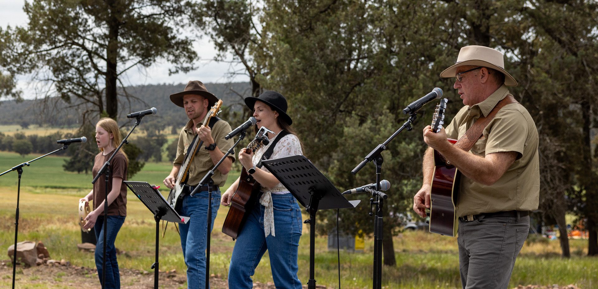 Tracks: Outback Concert - Presbyterian Inland Mission